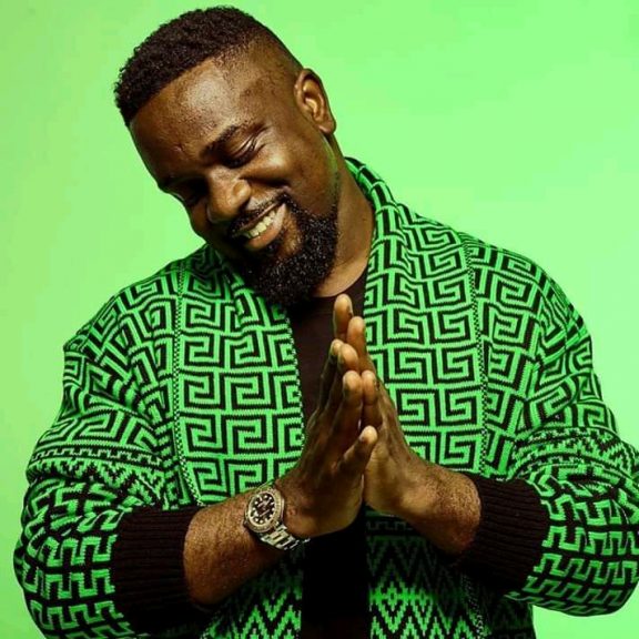 Ghanaian Rap King Sarkodie Back To Ghana With Family After Months ...